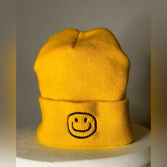 Amazon | Accessories | Mens Smiley Face Beanie | Poshmark